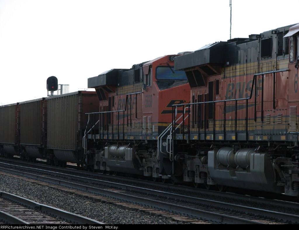 BNSF 5830